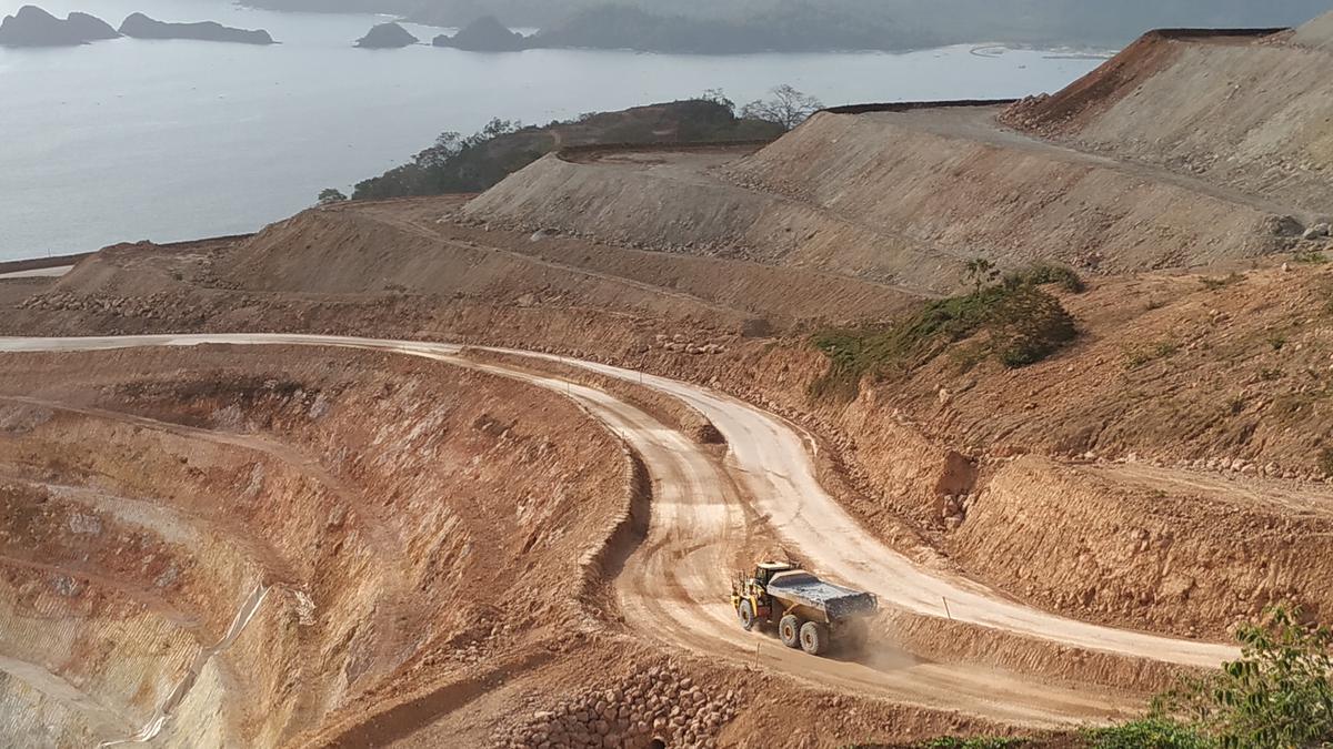 Merdeka Cooper Gold Tingkatkan Produksi Emas di Banyuwangi - Bisnis ...