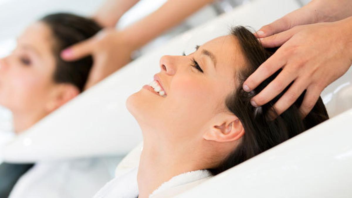 Perawatan Rambut di Salon atau di Rumah? - Beauty Fimela.com