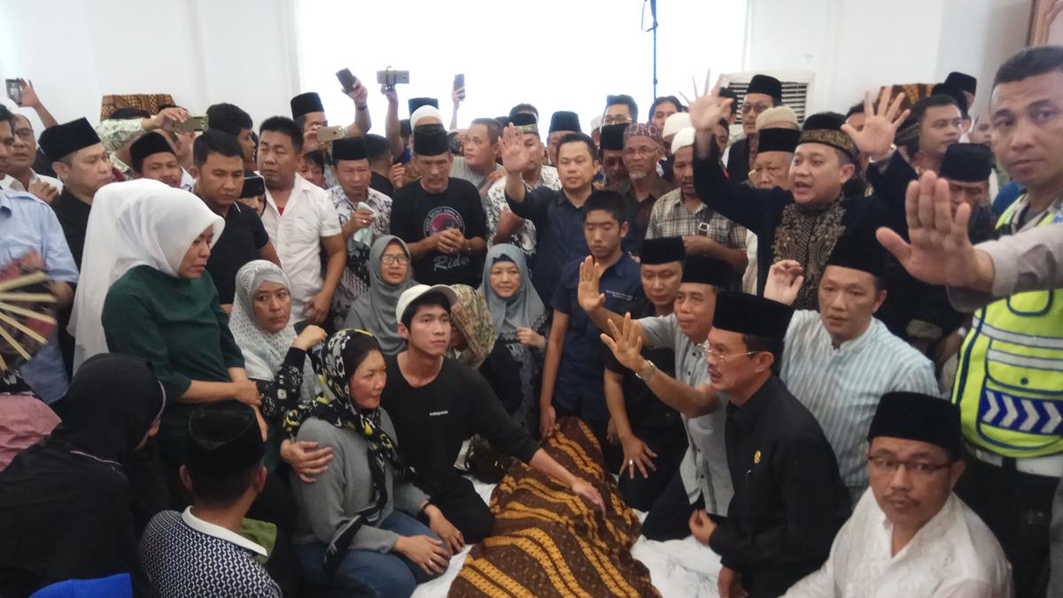TPU Kebun Bunga Jadi Peristirahatan Terakhir Romi Herton