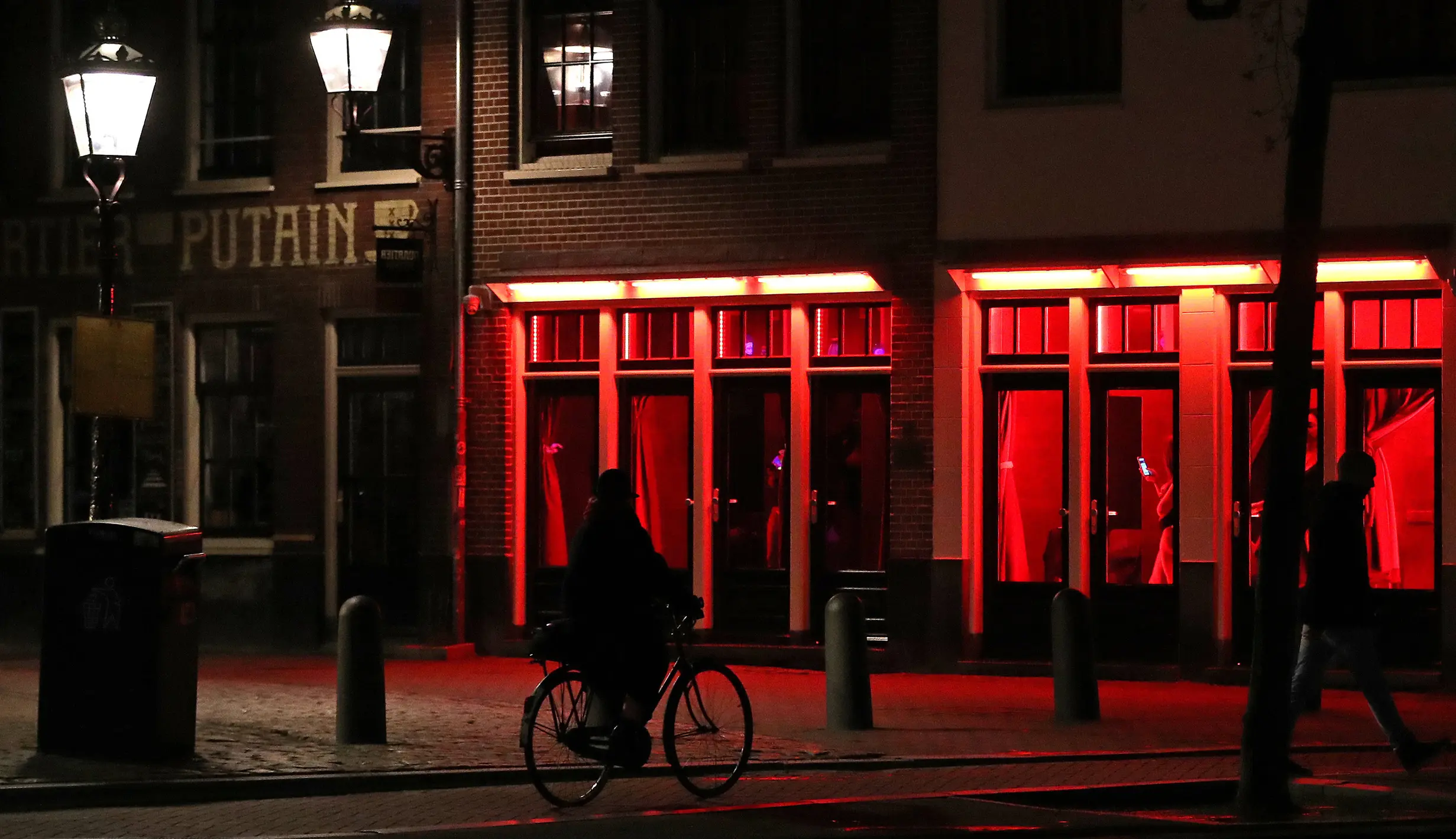FOTO: Jalan-Jalan di Kawasan Prostitusi Red Light District Amsterdam ...