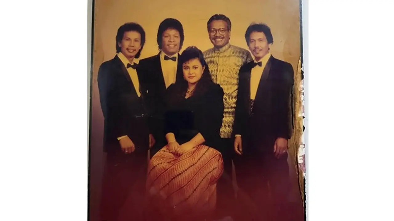 6 Potret Masa Muda Emilia Contessa Ibunda Denada, Karyanya Selalu ...