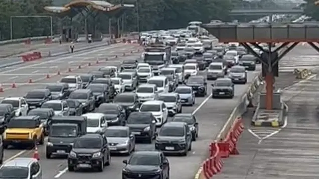 Volume Kendaraan Meningkat, Tol Cipali Berlakukan One Way - Regional Liputan6.com