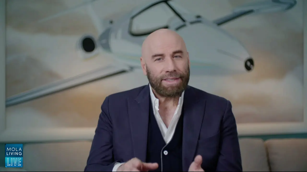 John Travolta Raih Lisensi Jadi Pilot, Kini Bisa Terbangkan Pesawat ...