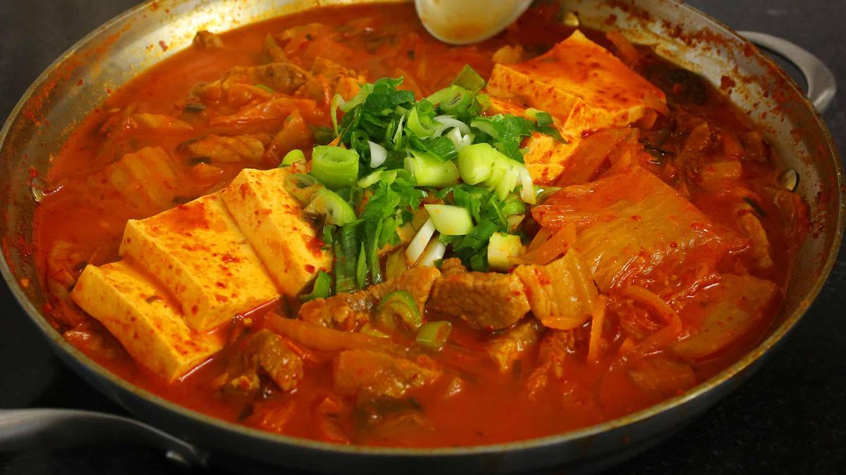 Lezat dan Praktis, Ini Dia Resep Sup Kimchi - Regional Liputan6.com