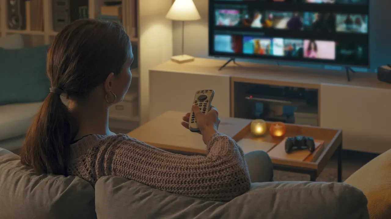 Contoh Karya Seni Visual Dua Dimensi yang Bergerak Yaitu Film, Ini ...