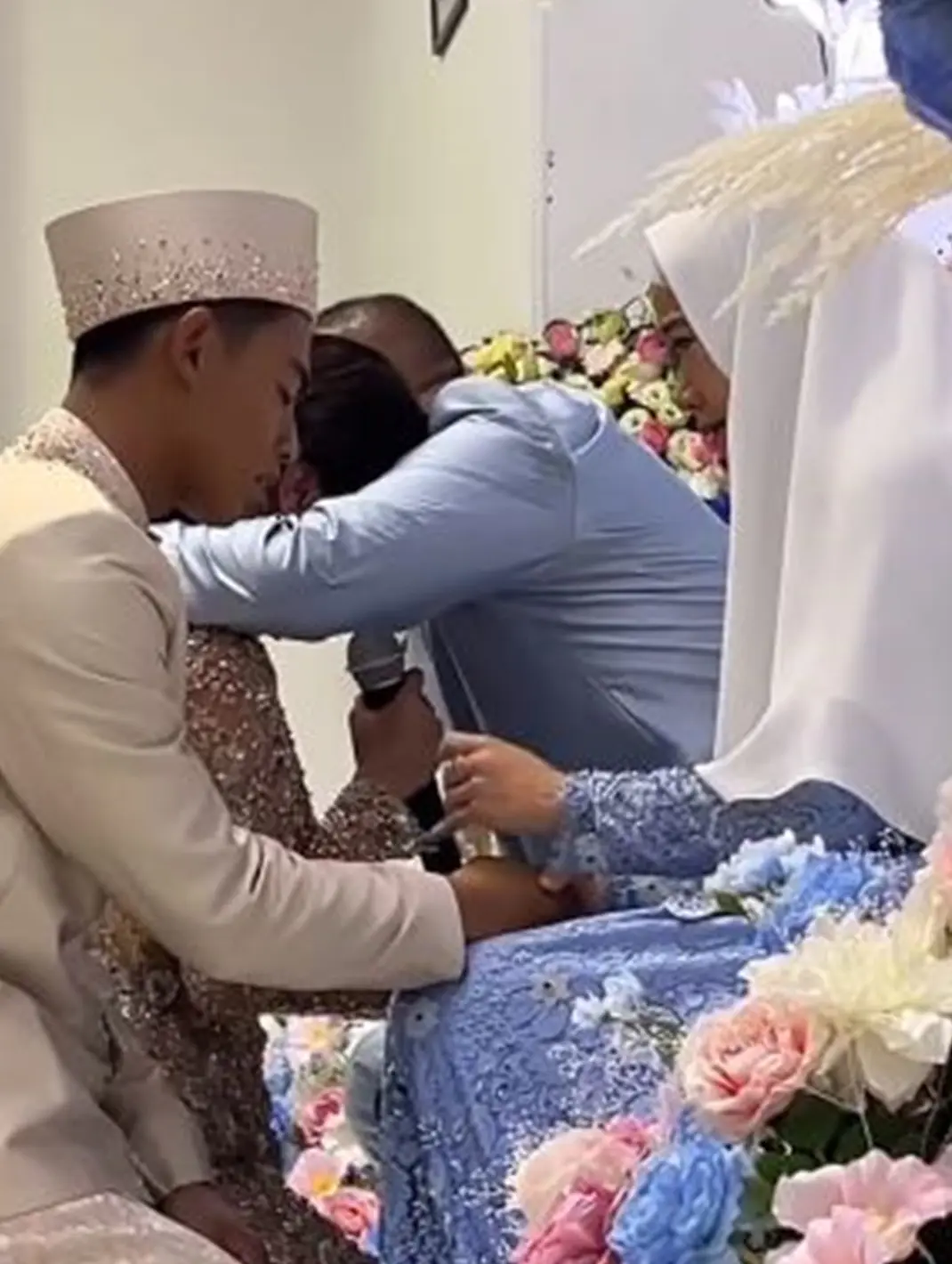 Potret Kedekatan Arhan dengan Mertua, Ayah dan Ibu Azizah Salsha - Foto Liputan6.com