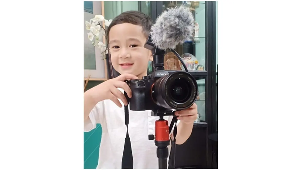 5 Potret Rafathar yang Gantengnya Saingi Raffi Ahmad, Bikin Gemas - Hot ...