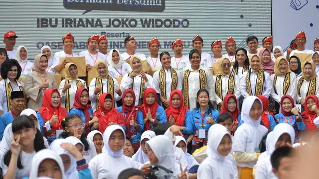 Ibu Iriana dan OASE KIM Bermain Permainan Tradisional Bersama Anak-Anak ...