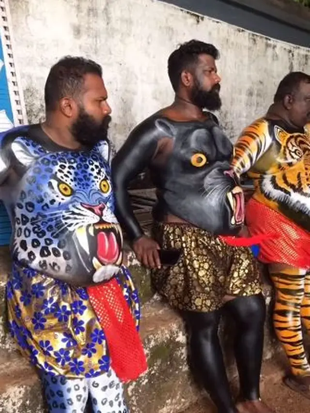 6 Outfit Cowok Buncit Ini Absurd Banget, Bikin Tepuk Jidat - Hot ...