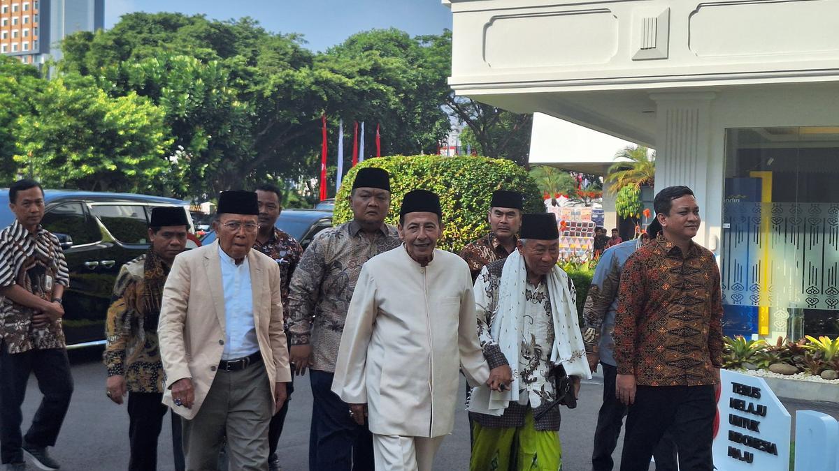 Prabowo dan Habib Luthfi Temui Jokowi di Istana, Bahas Apa? - News Liputan6.com