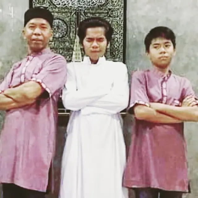 7 Potret Nanda Putra Kiwil yang Jadi Driver Ojol Demi Sambung Hidup - Hot Liputan6.com