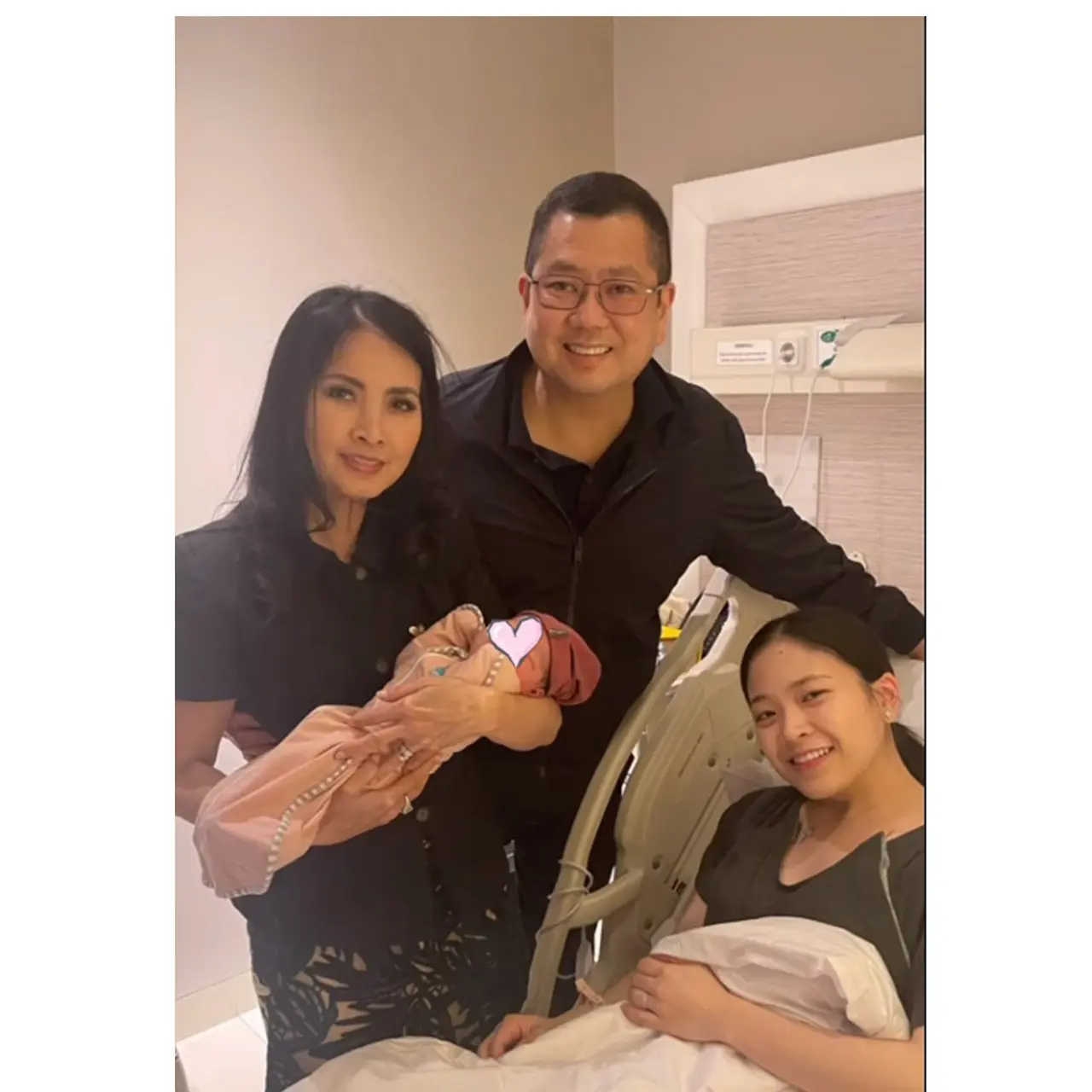 6 Potret Jessica Tanoe Dijenguk Keluarga Usai Lahiran, Valencia Tanoe ...