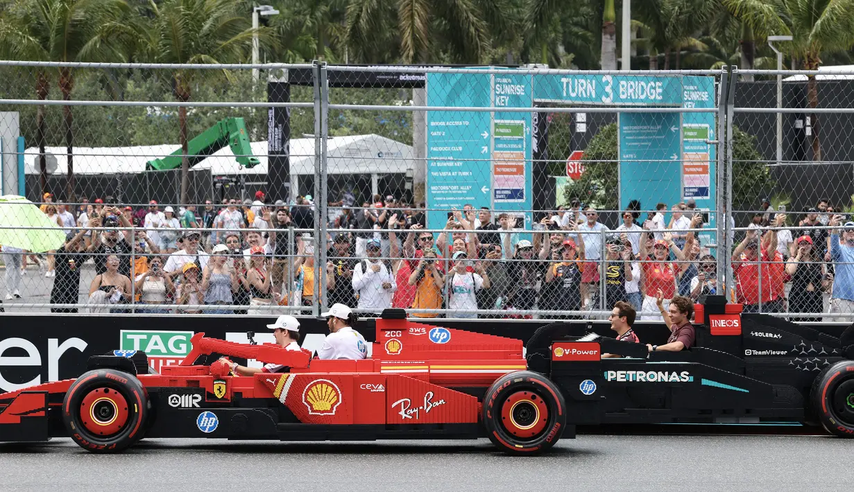 Foto: Momen Seru Para Pembalap Formula 1 Beradu Cepat dengan Mobil Lego sebelum GP Miami 2025 ...