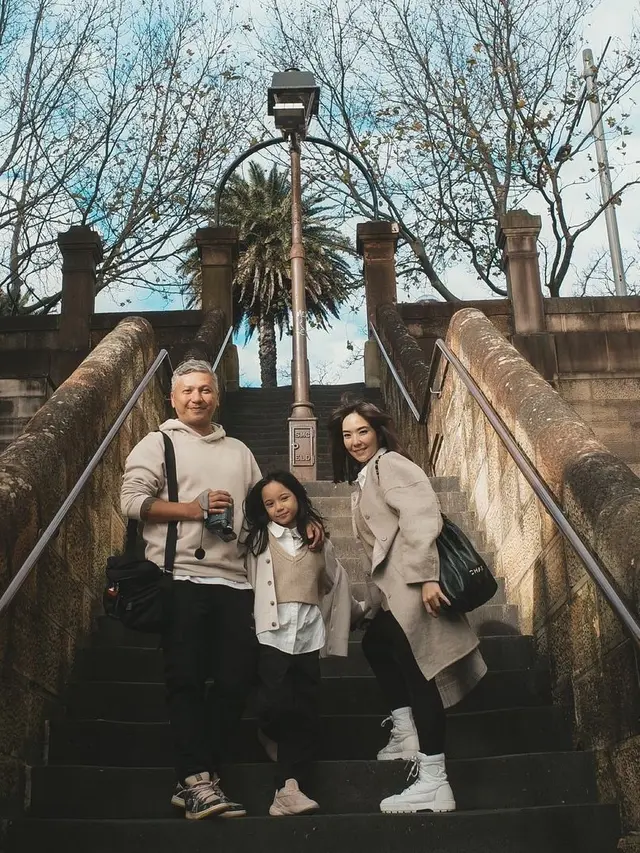 8 Potret Gading Marten dan Gisel Ajak Gempita Liburan di Australia, Tampil Harmonis - Hot ...