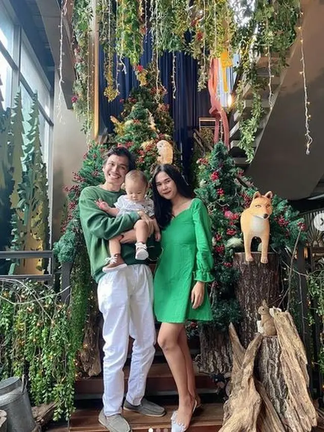 6 Potret Kenkulus Bareng Orang Tuanya, Bayi Ajaib Disebut Reinkarnasi ...