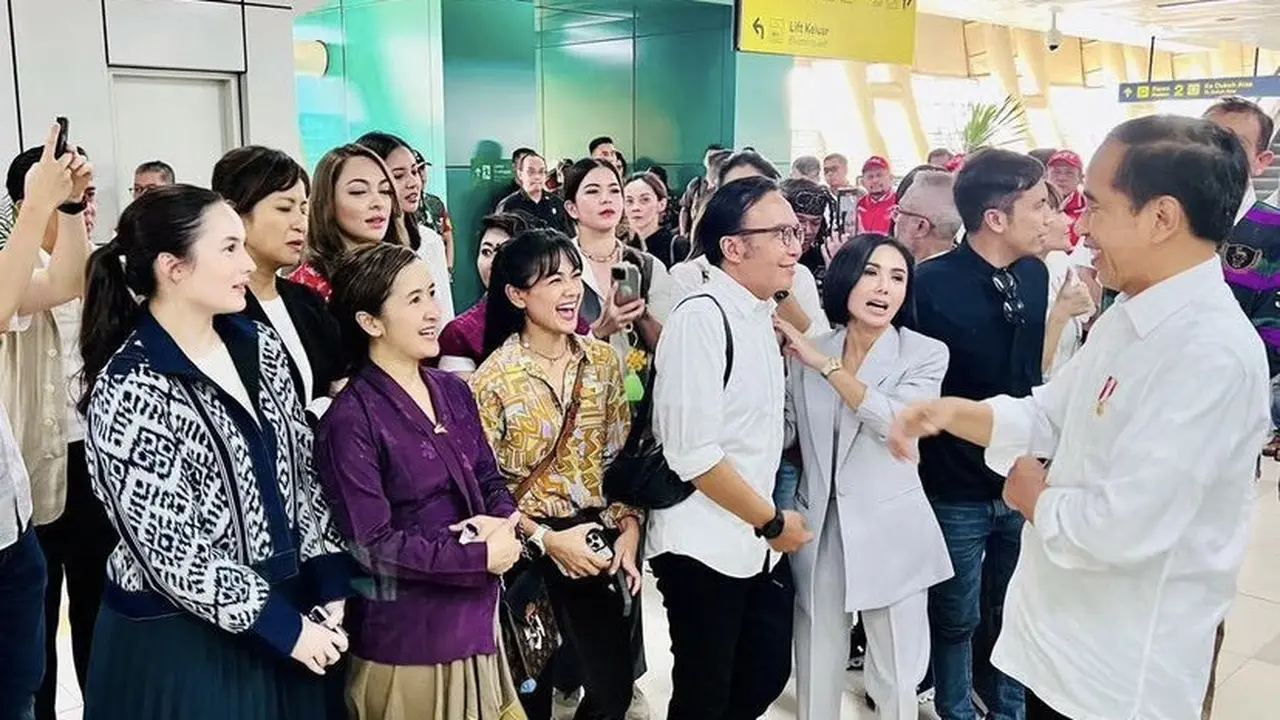 Mundur dari Target, Jokowi Ingin LRT Jabodebek Beroperasi 26 Agustus 2023 - Bisnis Liputan6.com