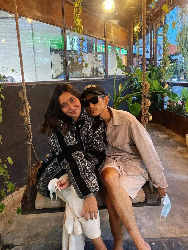 6 Momen Kedekatan Bio One dengan Mutiara Hazle, Curi Perhatian - Hot ...
