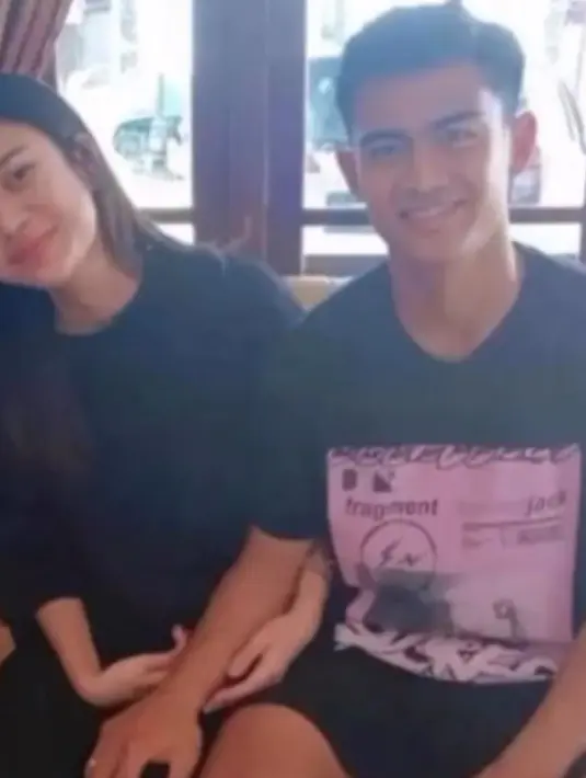 8 Potret Gaya Couple Pasutri Pratama Arhan dan Azizah Salsha yang Sekarang Makin Berani Tampil ...