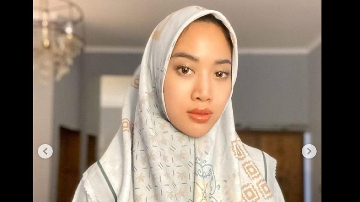 Cantiknya Widy Vierratale Saat Berhijab - ShowBiz Liputan6.com