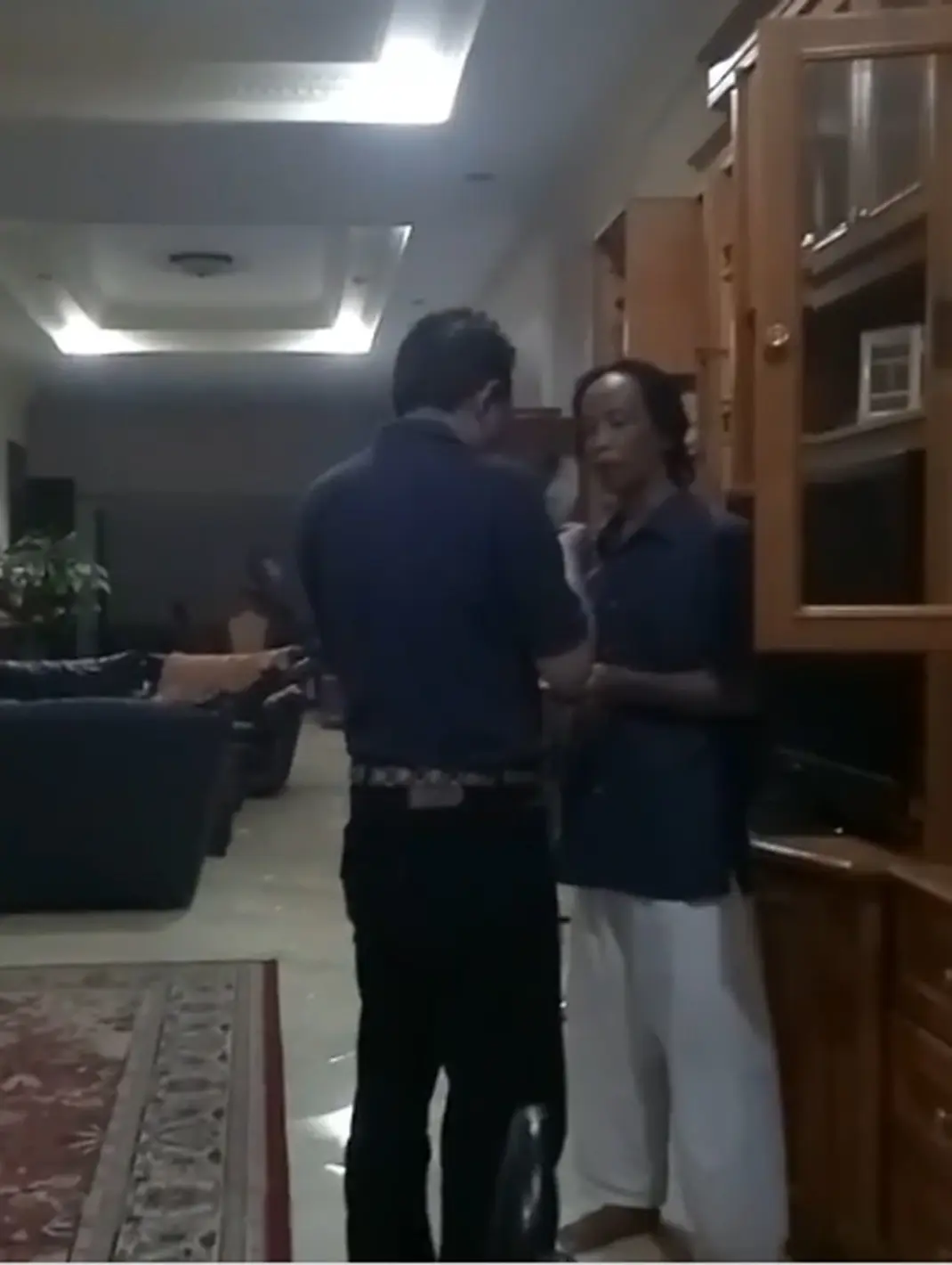 Potret Rumah Mandra Nuansa Betawi dengan Halaman Super Luas - Photo ...