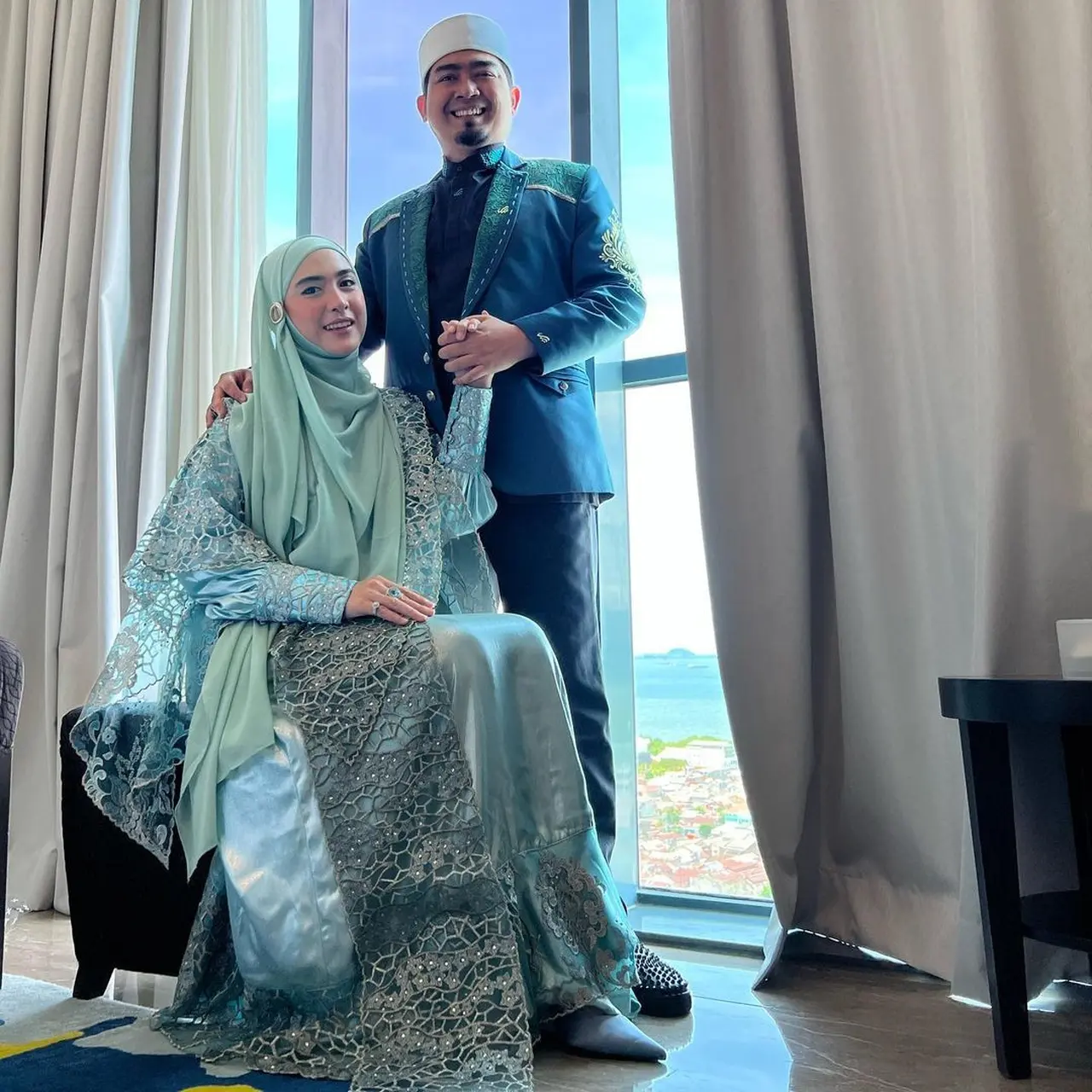 6 Potret Kebersamaan Ustaz Solmed dan April Jasmine, Gaya Hidup Jadi ...