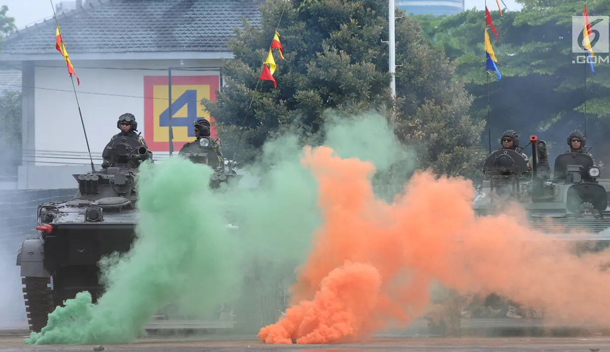PHOTO: Defile Pasukan dan Kendaraan Tempur Meriahkan HUT Korps Marinir ...