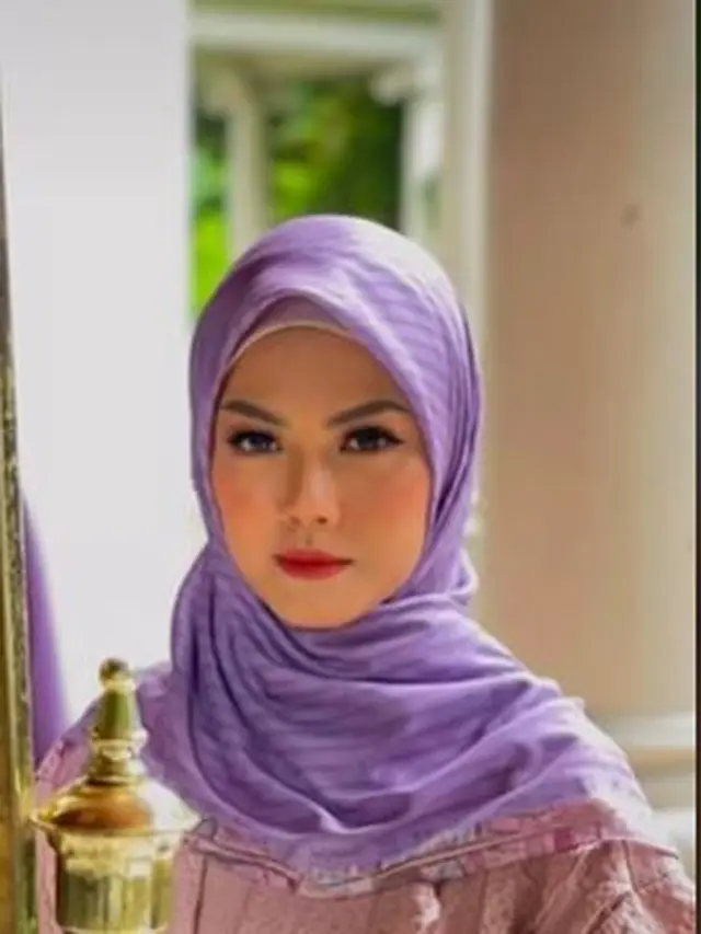 6 Potret Nita Gunawan saat Pakai Hijab, Jadi Sorotan - Hot Liputan6.com