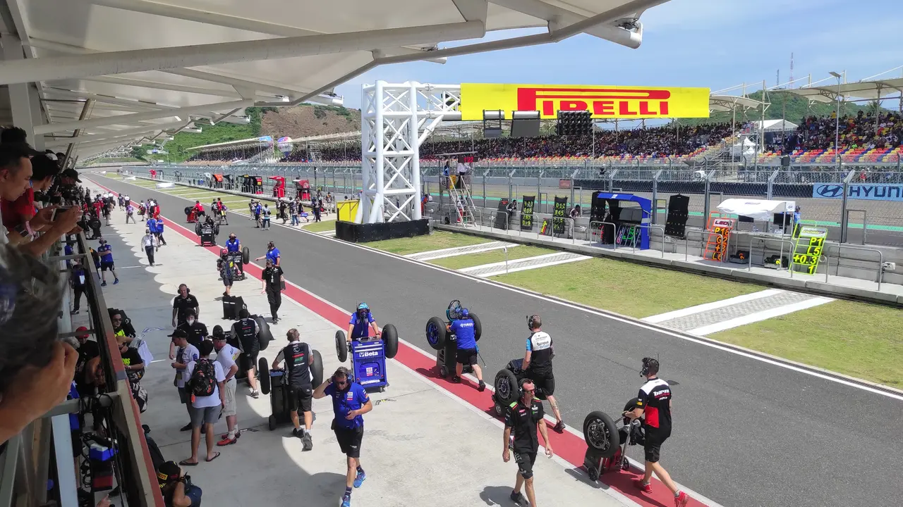 Pecah Rekor, Penonton WSBK 2022 di Sirkuit Mandalika Tembus 45 Ribu Orang - Otomotif Liputan6.com