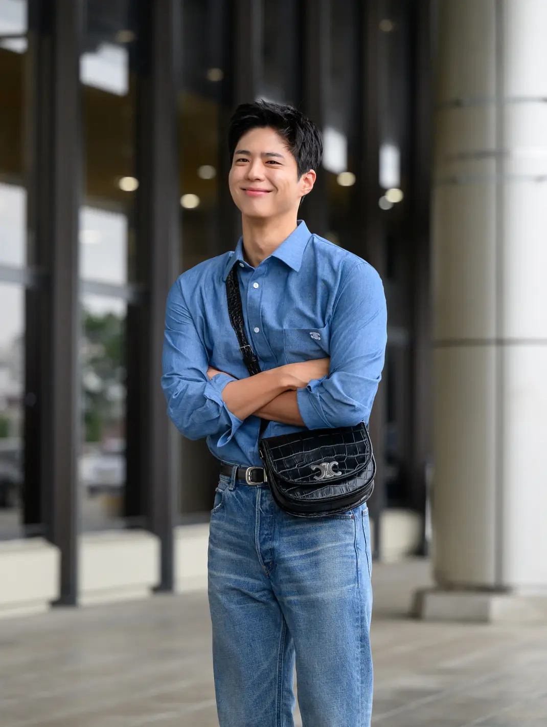 Pesona Full Damage Human Celine, 6 Potret V dan Park Bo Gum Terlihat di ...