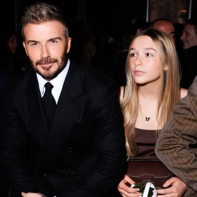 Pesona Harper Putri Victoria dan David Beckham Saat Dukung Show Ibunya ...
