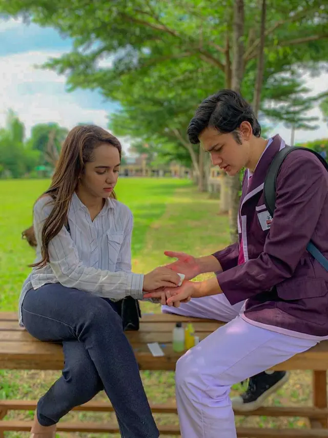 6 Potret Kompak Clay Gribble dan Dianda Sabrina, Main Bareng di Dari ...