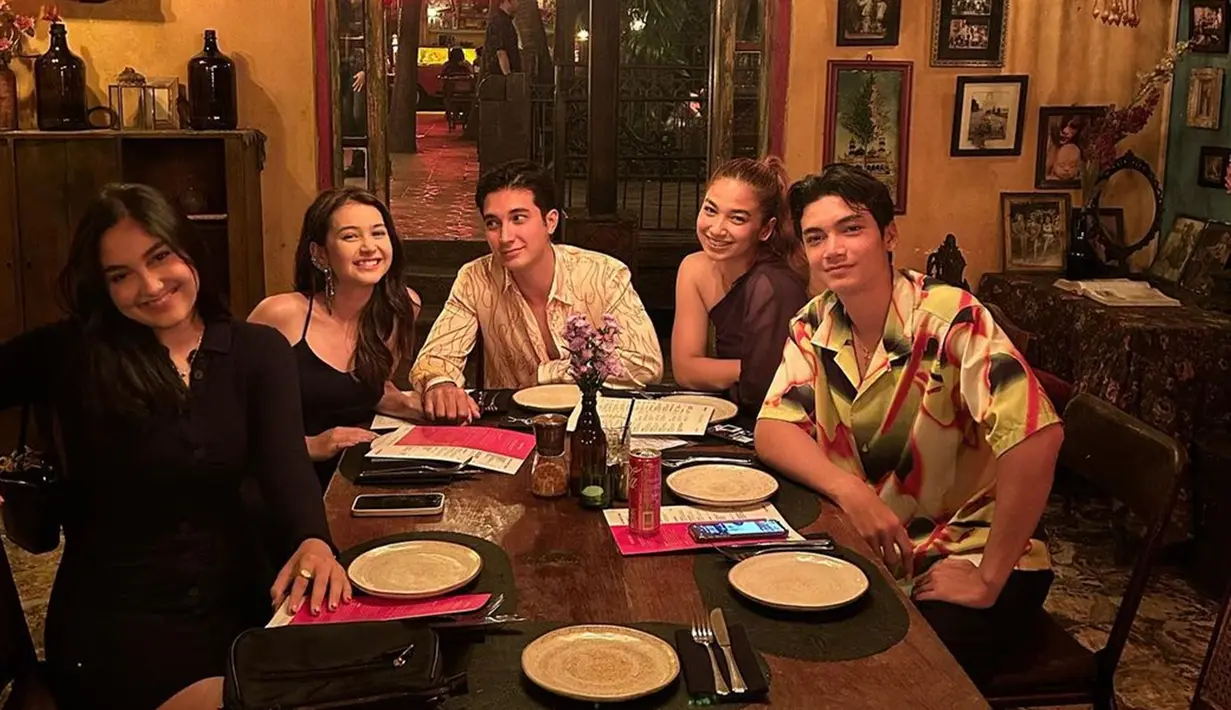 Go Publik, Ini Potret Sandrinna Michelle dan Junior Roberts Rayakan ...