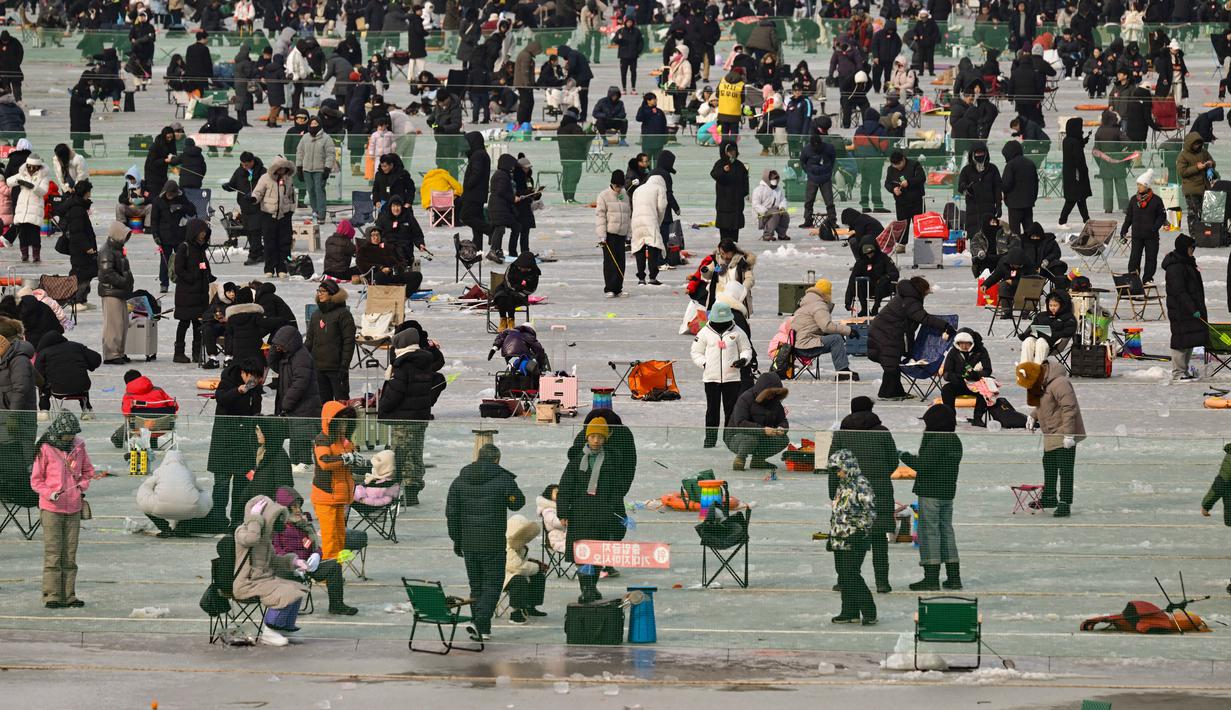 Keseruan Festival Memancing Ikan di Atas Es Hwacheon Korea Selatan