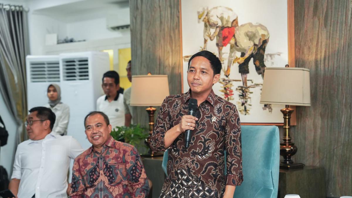 Bertemu Gubernur, Bupati-Walikota Riau, Menhut Bahas Tata Kelola ...