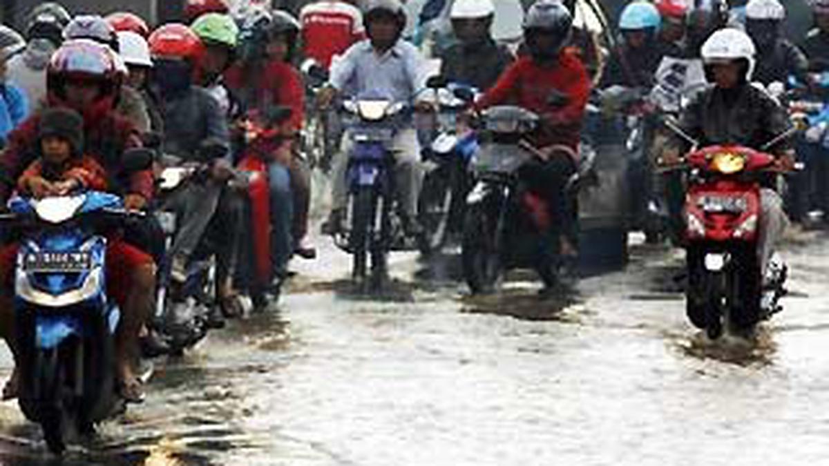 Senin, Hujan, Macet.. - News Liputan6.com