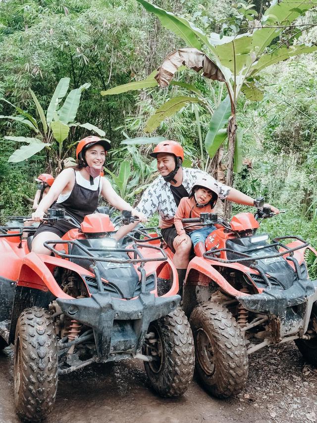 7 Potret Chelsea Olivia dan Glenn Alinskie yang Kini Menetap di Bali
