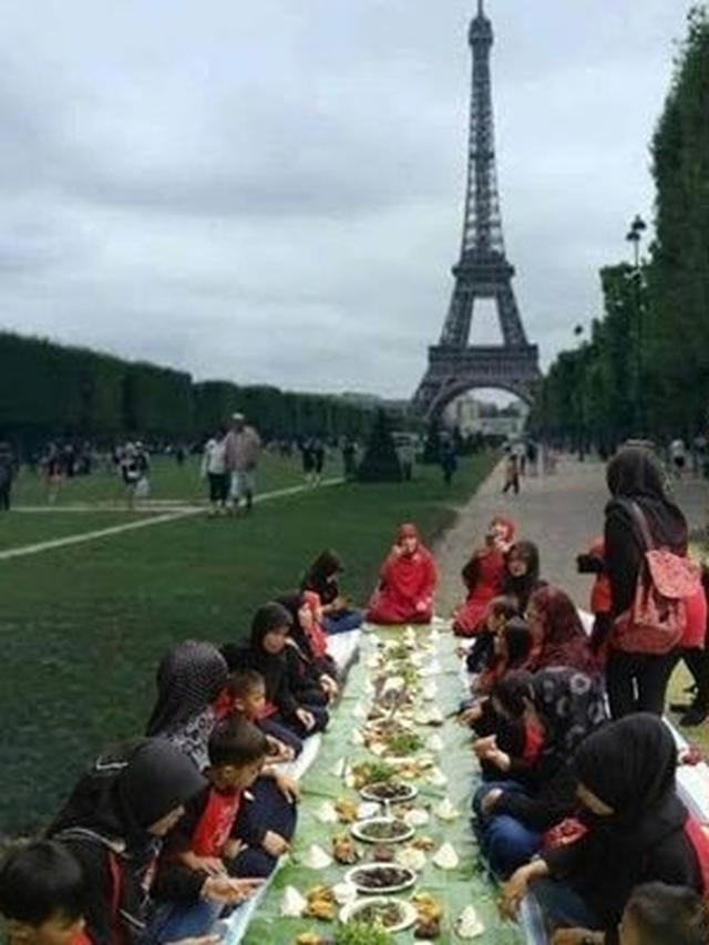 6 Editan Foto Liburan Akhir Tahun di Paris Ini Kocak, Niat Pamer ke ...