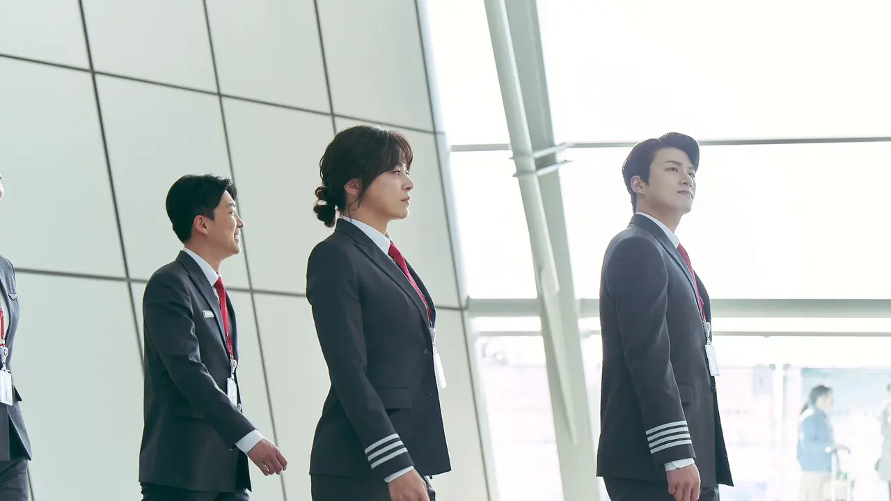 Perjuangan Jo Jung Suk Bertransformasi Jadi Pramugari di Film Korea ...