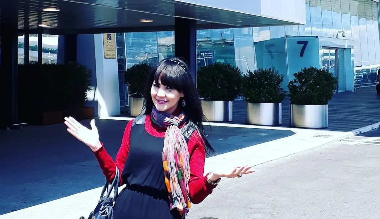 FOTO: Pesona Ita Purnamasari yang Awet Muda di Usia 52 Tahun - Foto ...