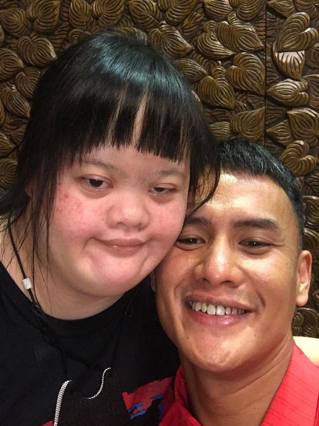 7 Potret Kebersamaan Choky Sitohang dan Adik Bungsunya yang Jarang Tersorot