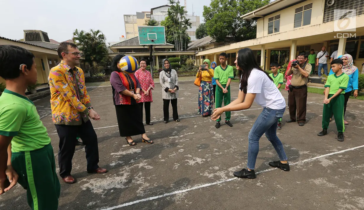 FOTO: Serunya Bermain Bola Voli Bersama Anak-Anak Berkebutuhan Khusus ...