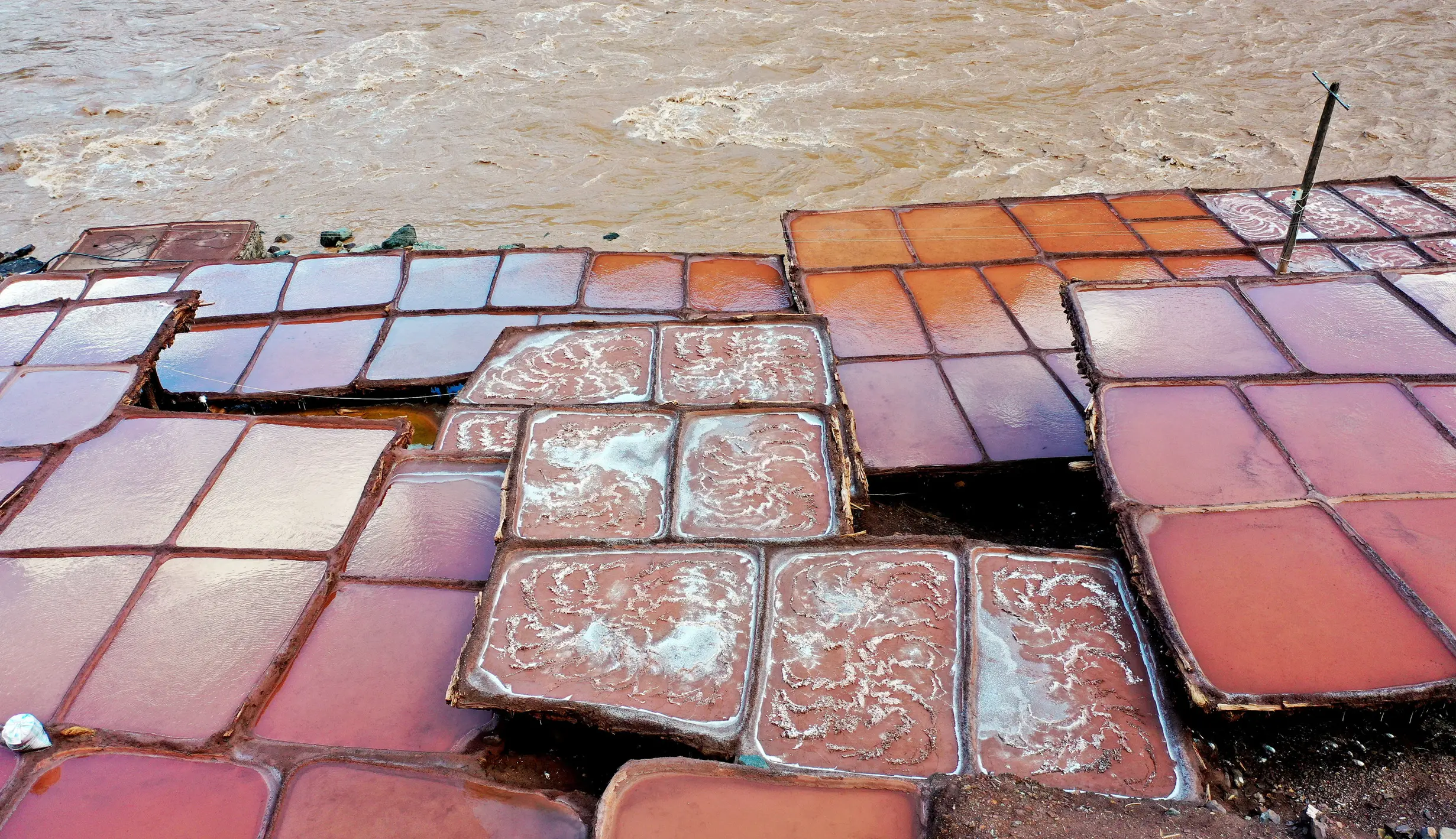 FOTO: Pemandangan Tambak Garam Tradisional di China - Foto Liputan6.com