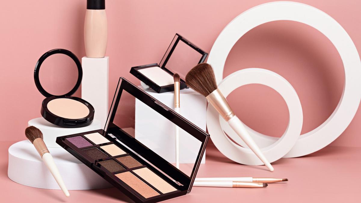 Rangkaian Produk Makeup agar Wajah Terlihat Fresh Selama Berpuasa ...