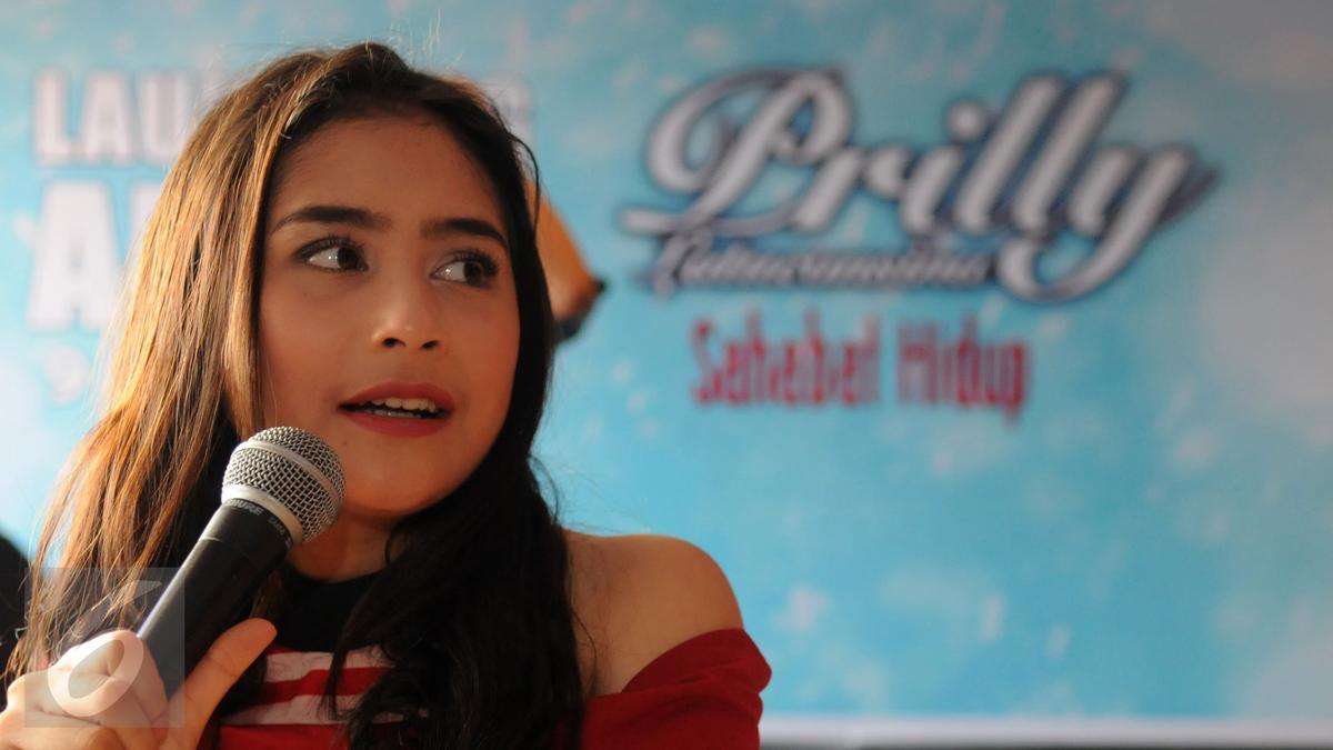 Cerita Prilly Latuconsina Main Film Danur yang Bikin Merinding ...