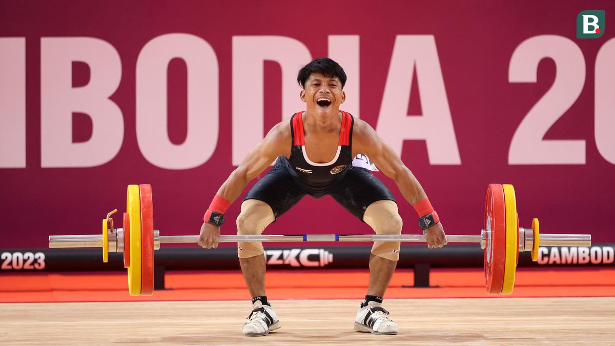 Foto: Persembahkan Medali Pertama untuk Tim Angkat Besi Indonesia ...