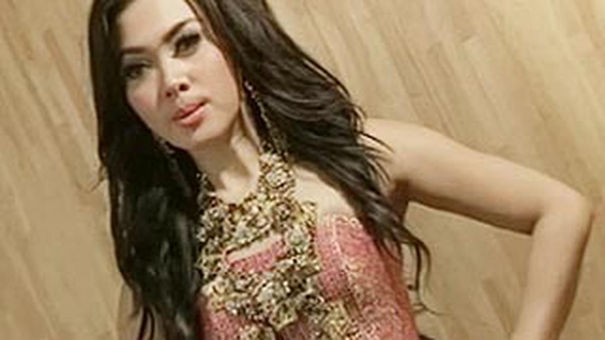Syahrini Sindir Anang Lewat Lagu