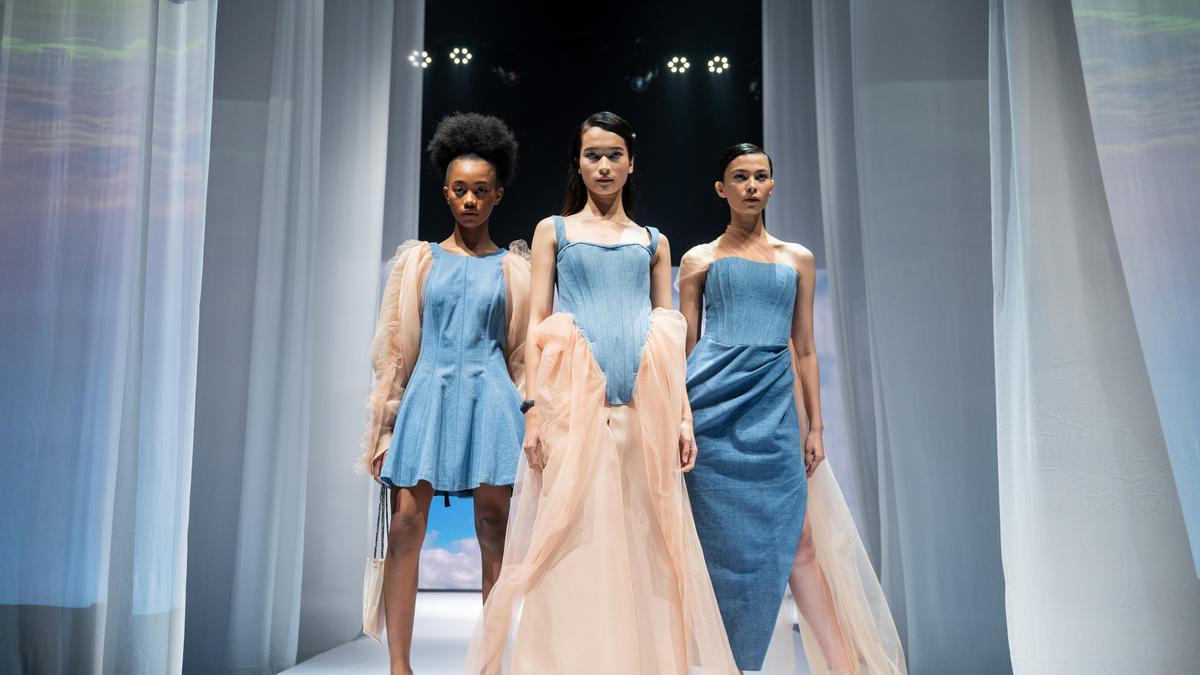 Koleksi Busana Stella Rissa dan Diana Couture yang Terinspirasi dari ...