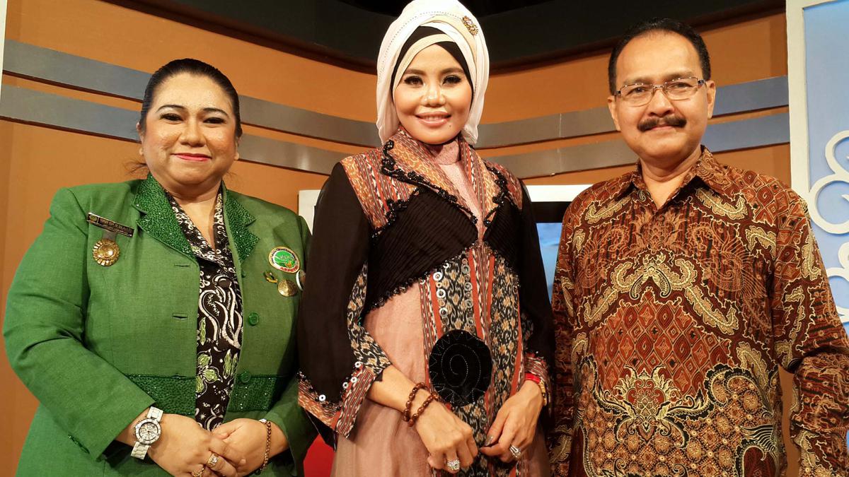 Jeng Ana Berjuang Antara Peluang dan Tantangan Pengobatan Herbal ...