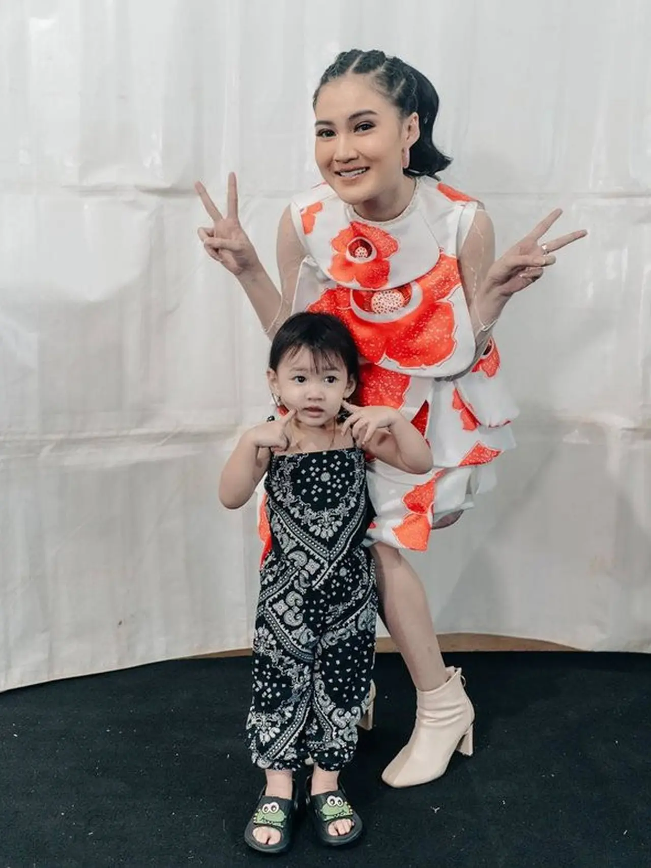 6 Potret Menggemaskan Baby Gendhis Anak Pertama Nella Kharisma dan Dory ...