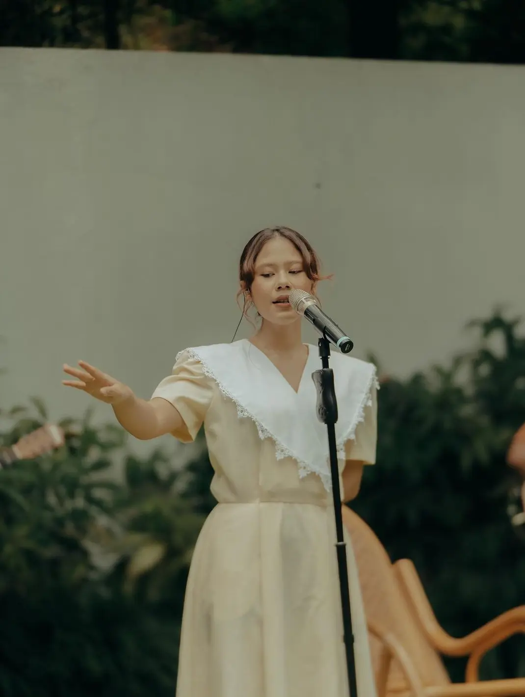 8 Inspirasi Cottagecore Style ala Nadin Amizah, Definisi Anggun dan ...